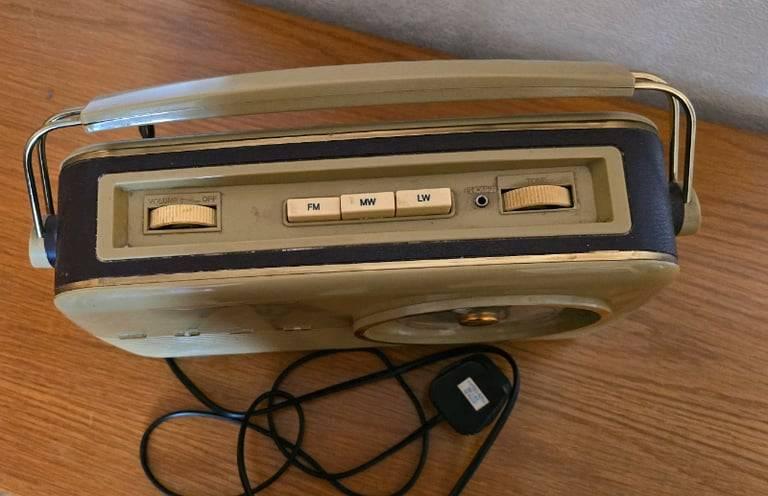 ZappAds: Bush TR82/97 Vintage Style Radio